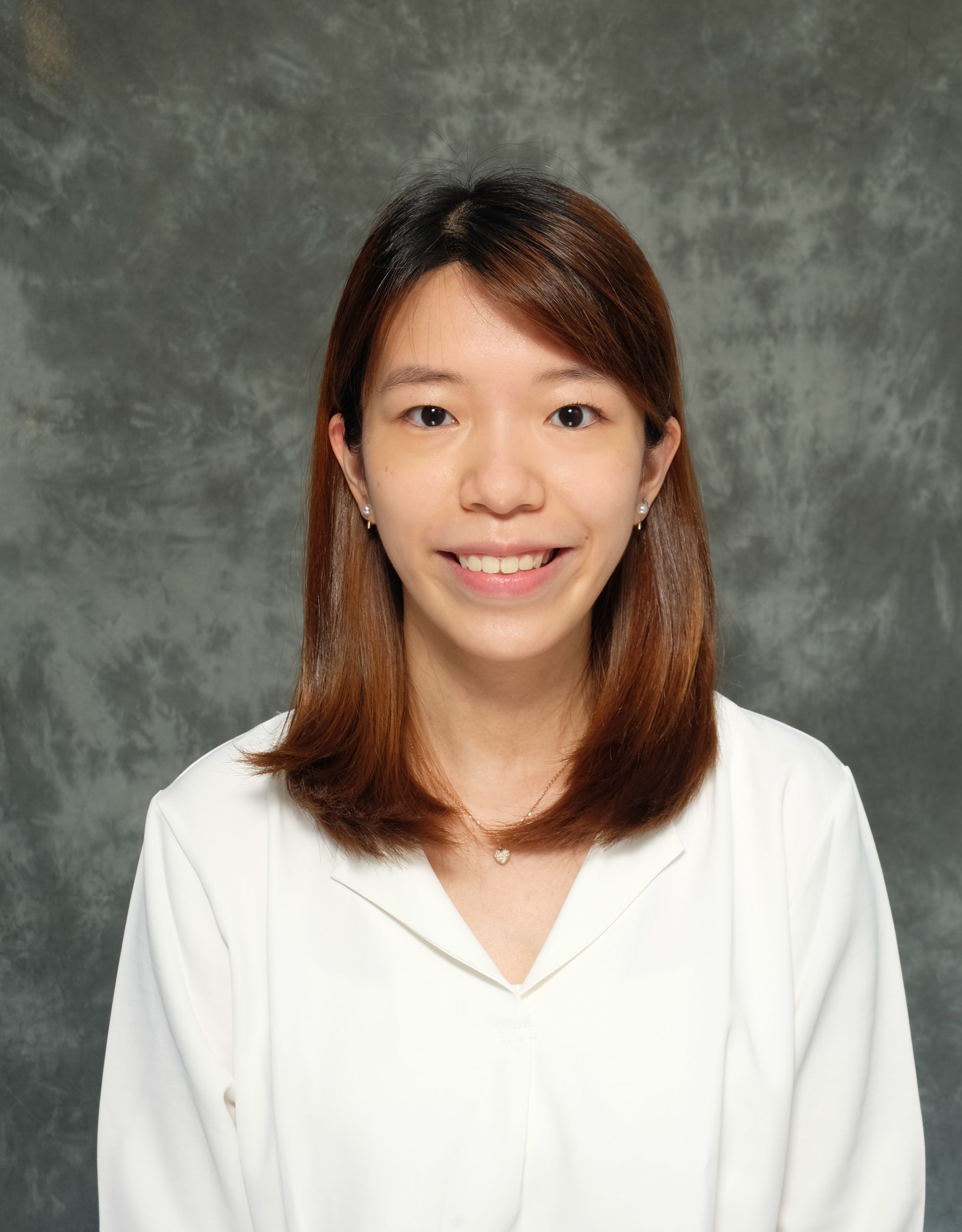 MS NICOLE HO SZE-YIU（何思瑤女士） | Department of English, HSUHK